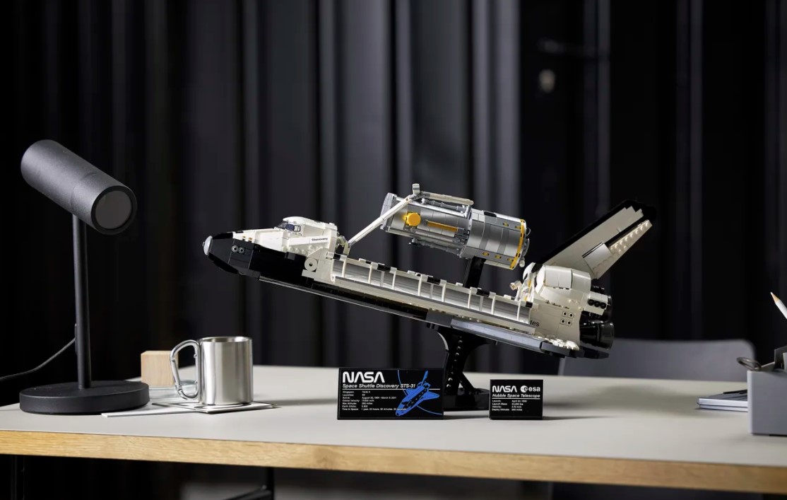 LEGO przedstawia najbardziej szczegółowy prom Discovery Space Shuttle ...