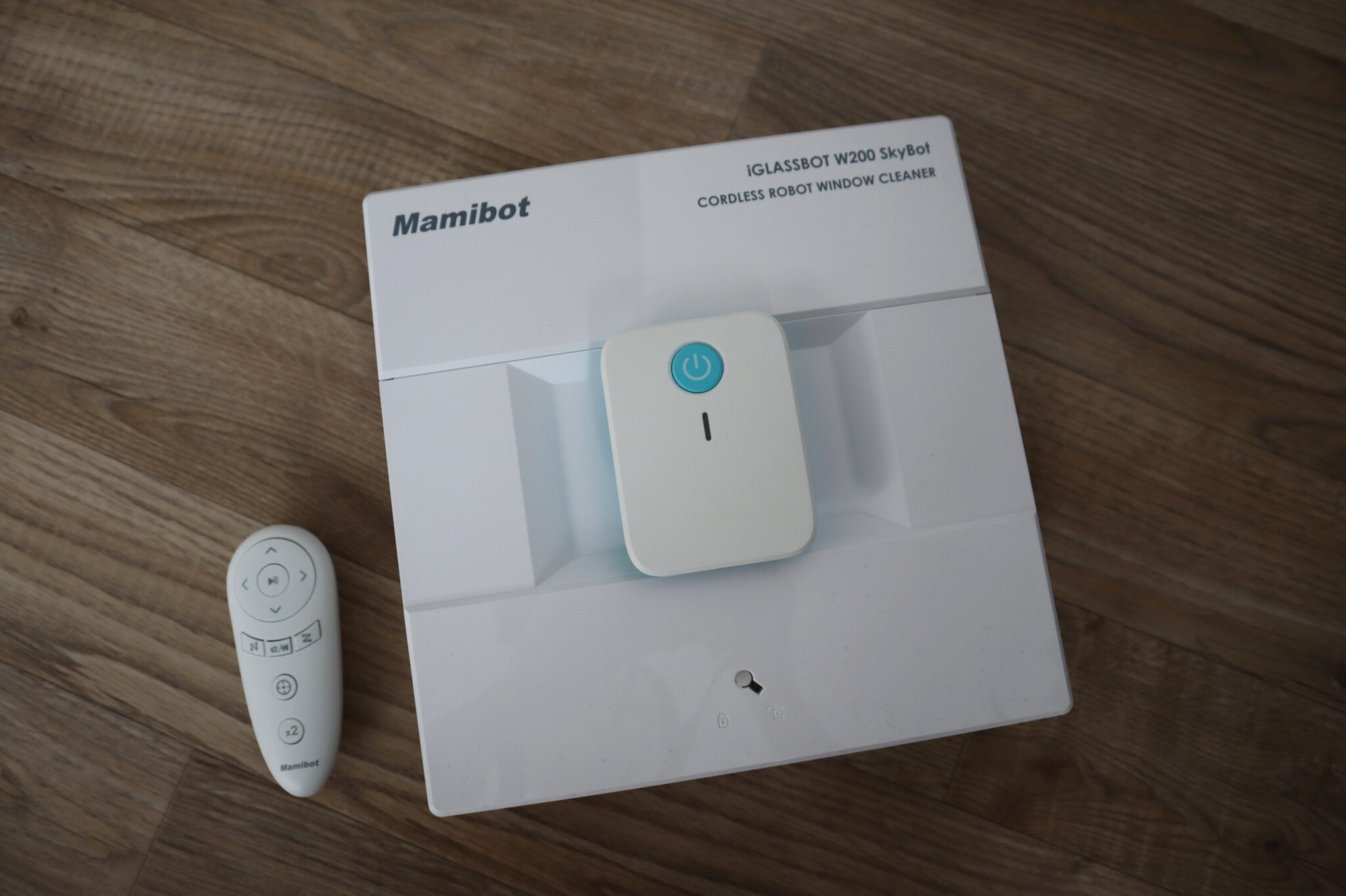 Bezprzewodowy robot myjący okna – nowy Mamibot W200 SkyBot · Testoria