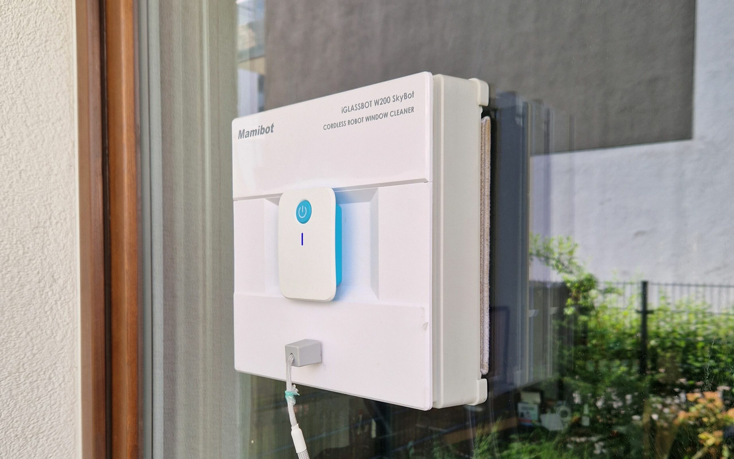 Mamibot iGLASSBOT W200 Skybot - testujemy robota do mycia okien · Testoria